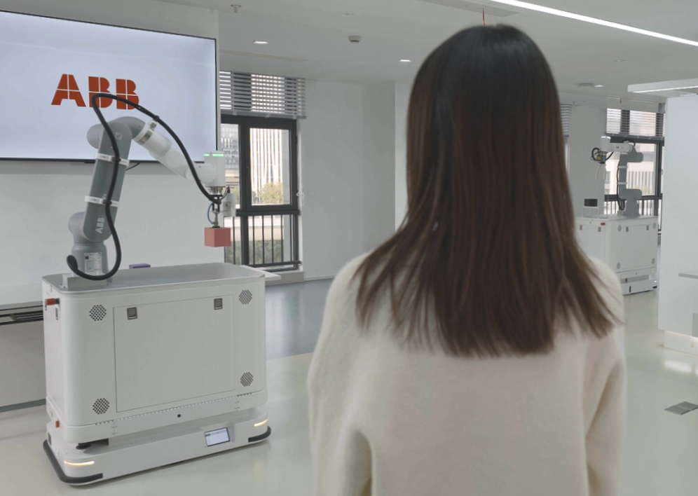 ABB individua nuove frontiere per la robotica e l'IA nel 2024 ...